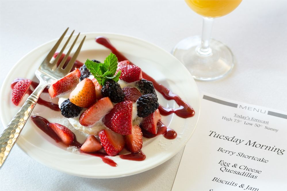 Decadent Breakfast, Elevated Appetizers, Flatbreads at our Luxurious Hotel